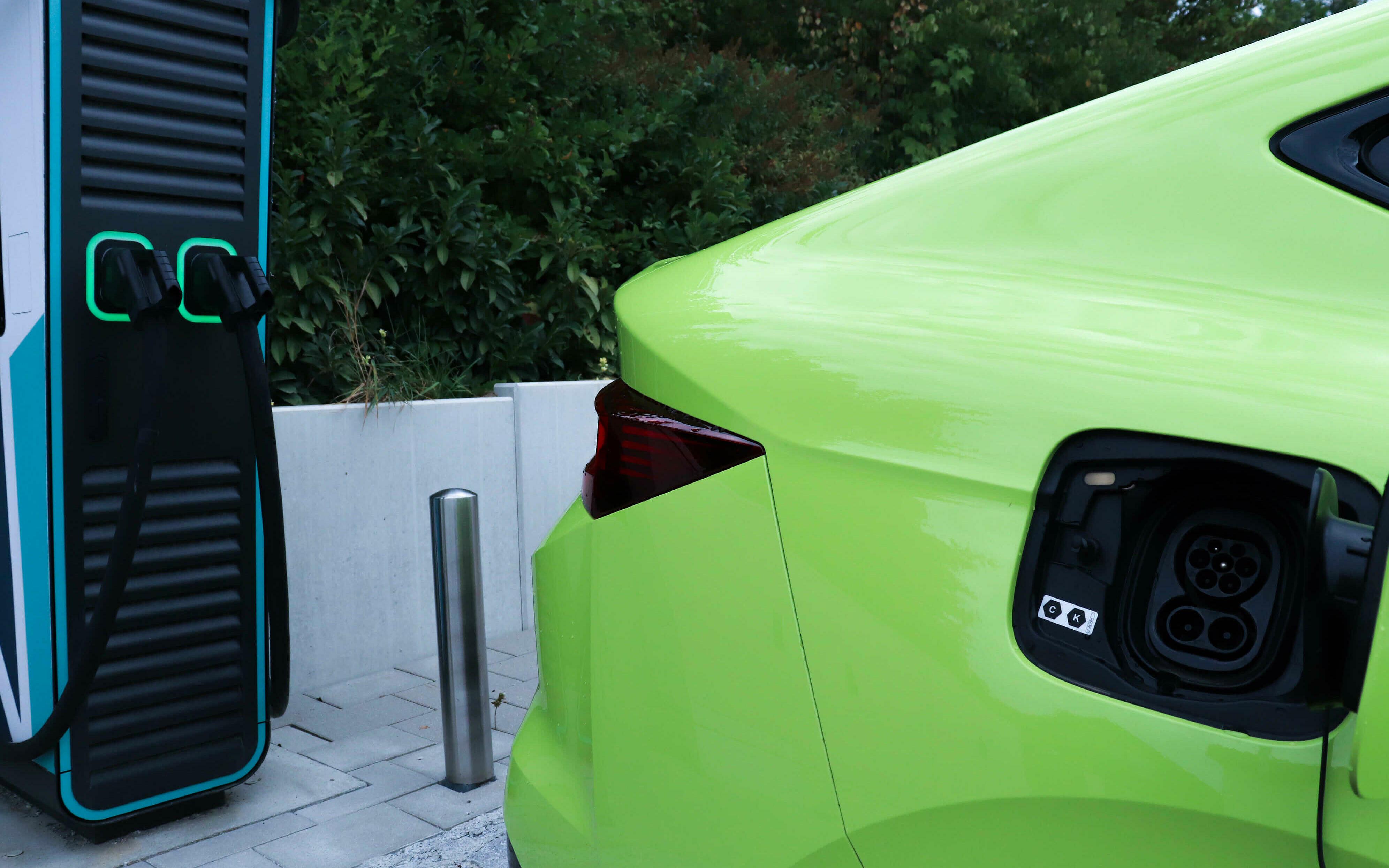 HPC charging stations